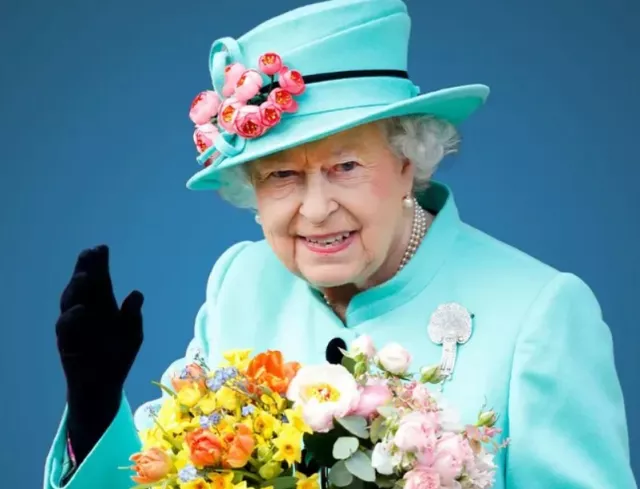 Queen Elizabeth's 500 Million Dollar Net Worth: Her Income, Assets And ...
