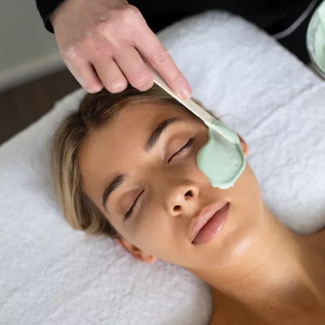 10 Best Facials For Brides To Try Before Her Wedding, From Galvanic To ...