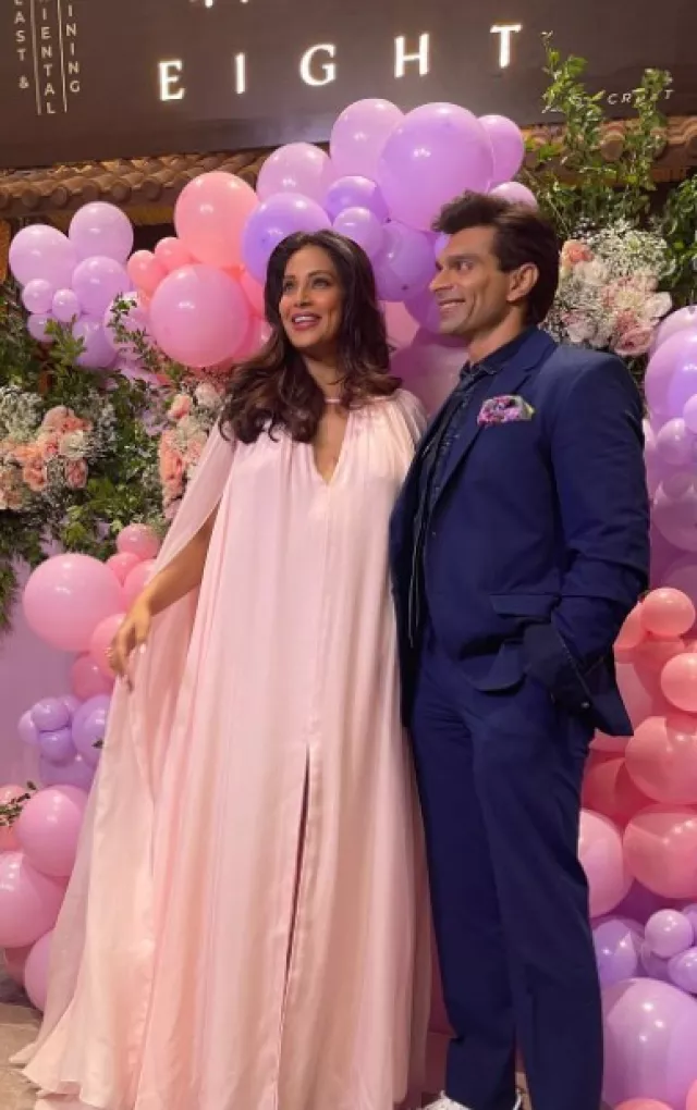 Bipasha Basu's 'Bump To Bump' Photo With Ayaz Khan's Wife Is Too Cute ...