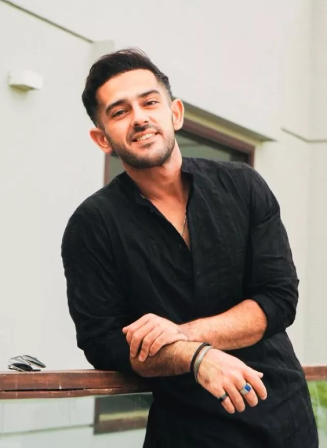 Meet Adnan Sami's Son, Azaan Sami Khan, Pak Music Composer, Raised By ...