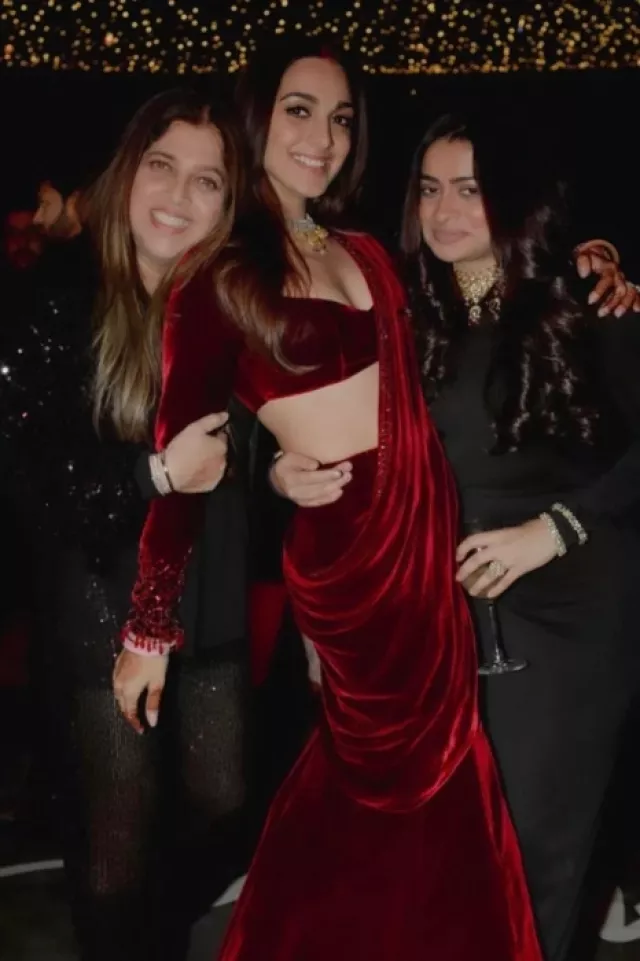 Kiara Advani's Unseen Post-Wedding Bash Picture Goes Viral, Donned A ...