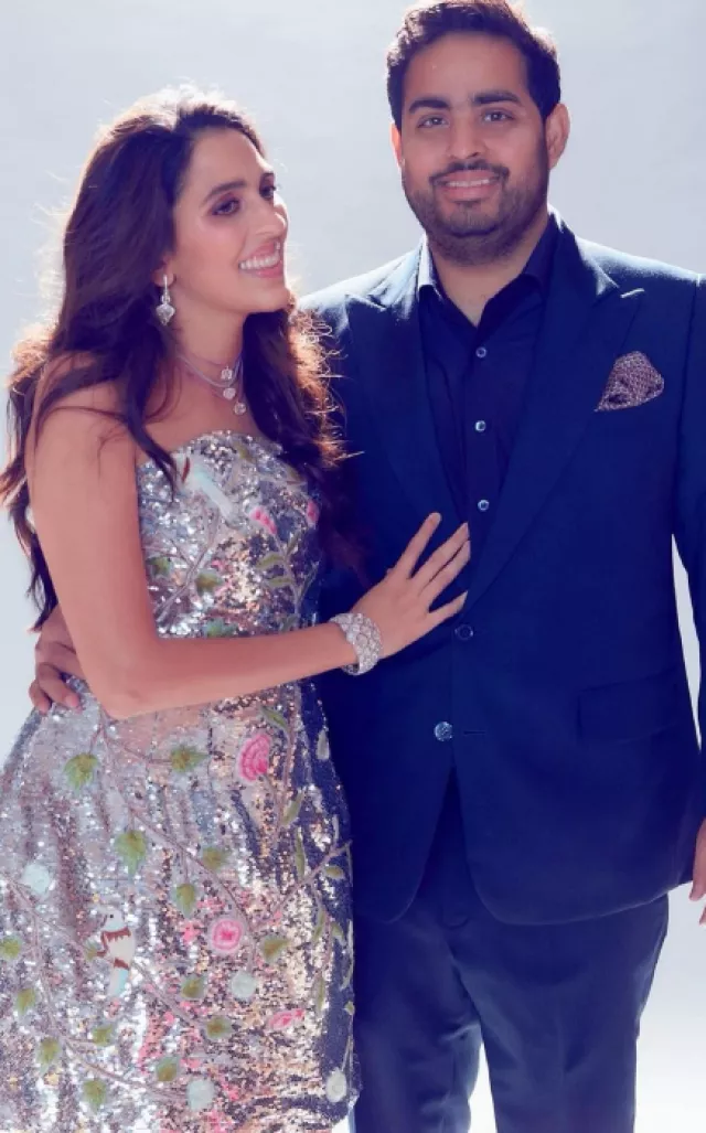 Shloka Mehta Stuns In A Sequin Dress As She Poses With Akash Ambani At ...
