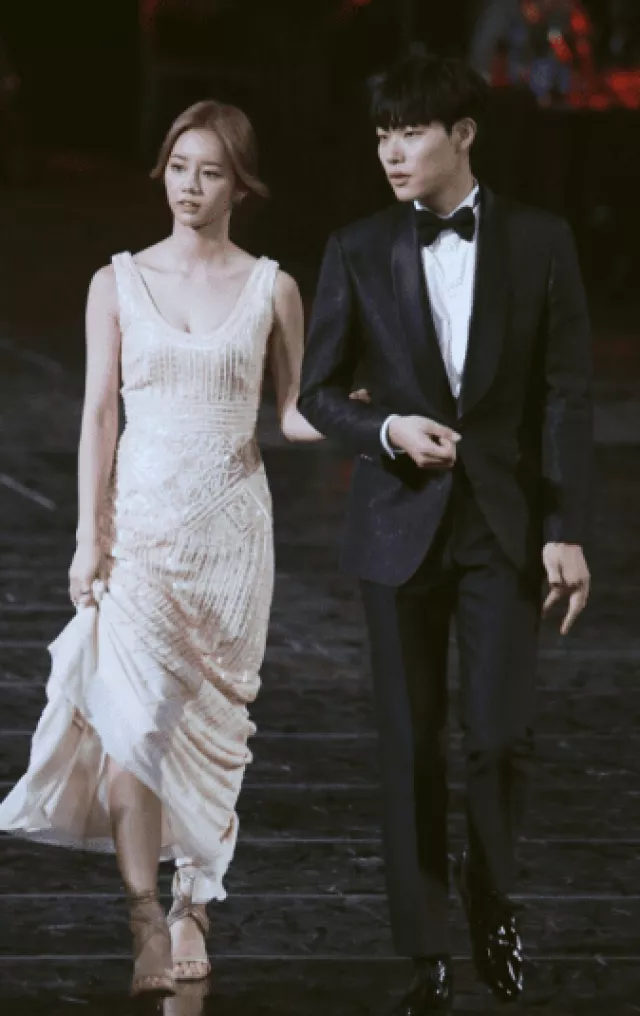 'Reply 1988' Stars, Lee Hyeri And Ryu Jun Yeol Split After 6 Long Years Of Dating, Fans Are In Shock