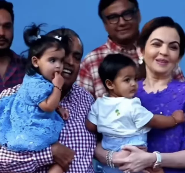 Radhika Merchant Dons Dungaree With Dolce Gabbana's Crop Top Worth Rs ...