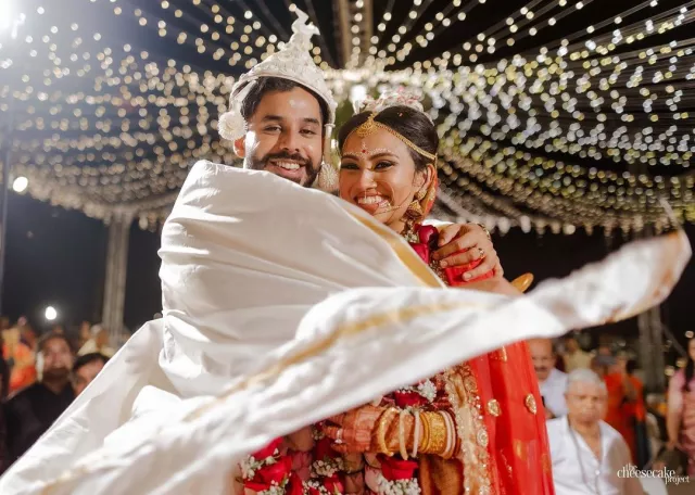 Shreya Ghoshal Shares Family Picture From Her Brother's Tamil Wedding ...