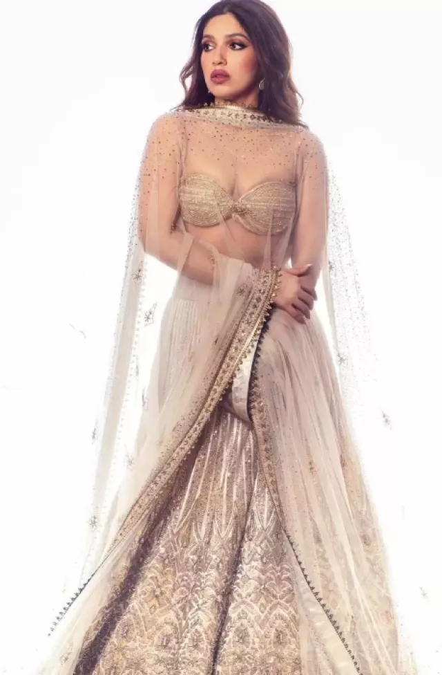 20 Divas Who Flaunted Stunning Risque Blouses: Learn Outfit Ideas And How To Style Them