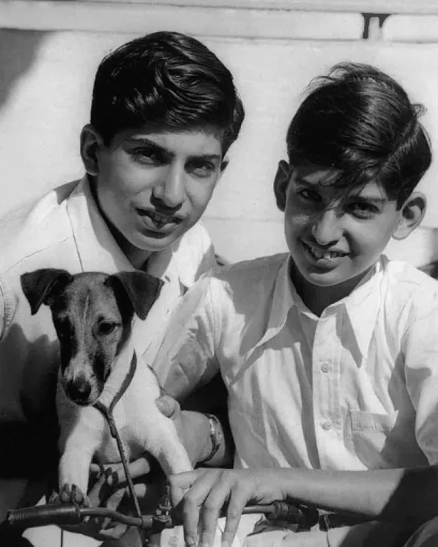Ratan Tata Shares 78-Year-Old Picture With His Brother, Jimmy, Who ...