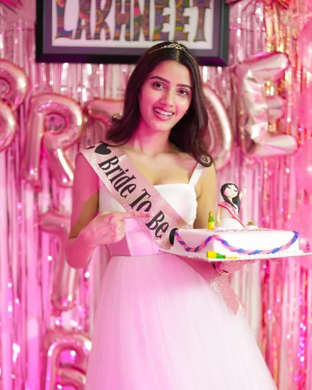 Influencer, Neetu Bisht Gets Married To Her BF, Lakhan, Dons A Red Lehenga And Contrasting Jewellery