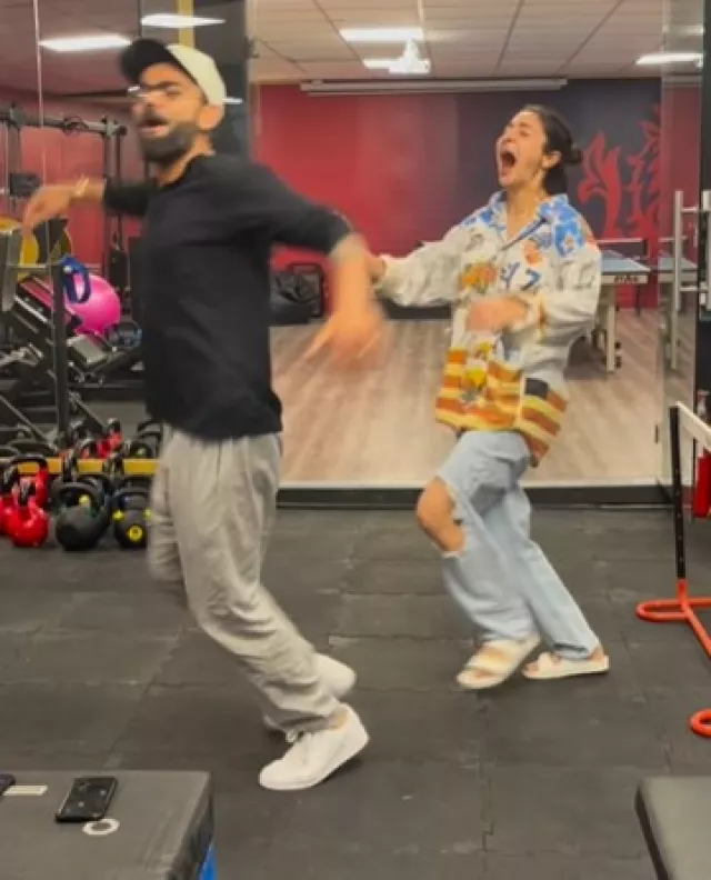 Virat Kohli Gets Hurt While Dancing With Wifey, Anushka Sharma, The ...
