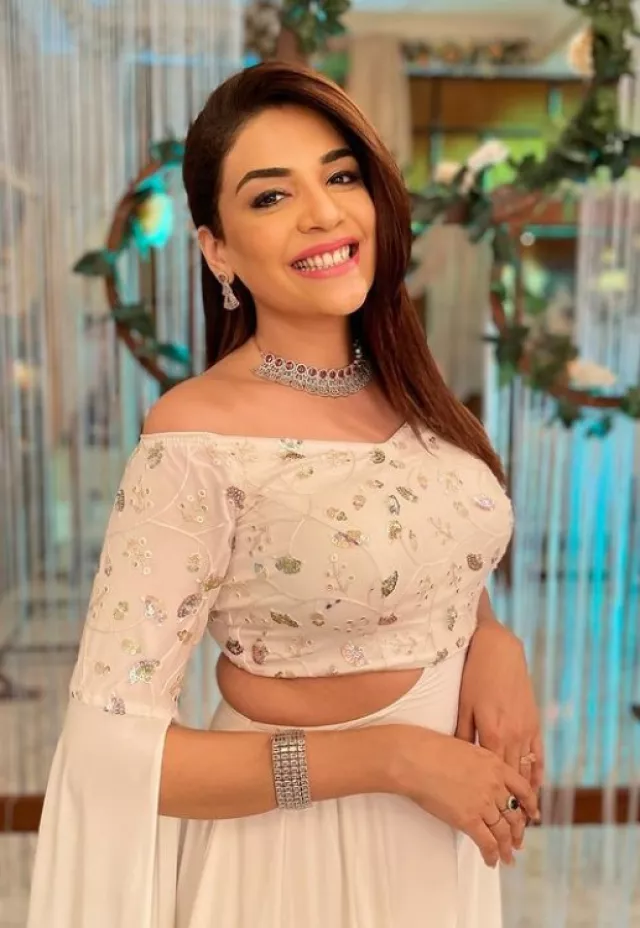 'Kundali Bhagya' Actress, Anjum Fakih Confesses Being In Love, Reveals ...