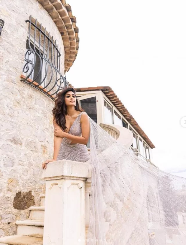 Cannes 2023: Mrunal Thakur Oozes Elegance In A Falguni Shane Peacock Saree And Turns Absolute 'Desi'