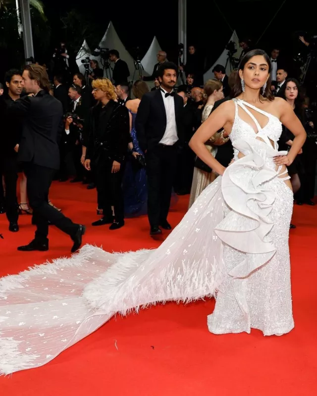 Mrunal Thakur Raises Temperature In An Ivory Risque Cut-Out Gown With A ...