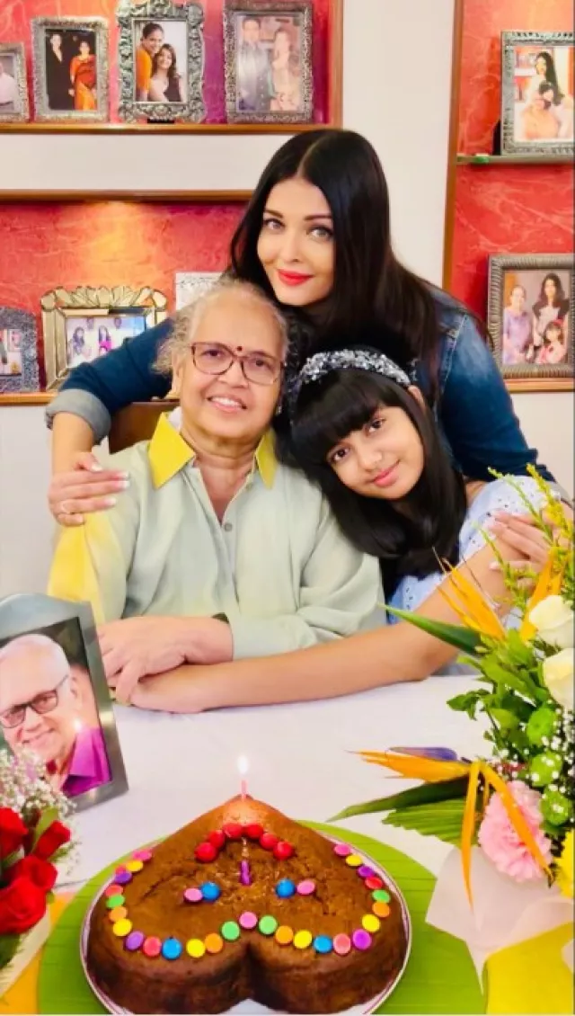 Aishwarya Rai And Aaradhya Bachchan Bake A Special Heart Shaped Cake ...