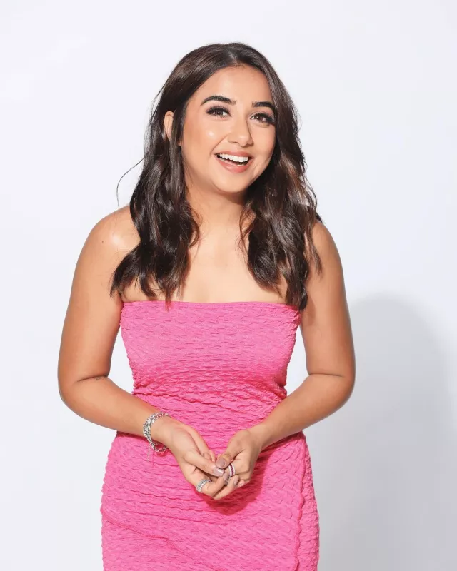 Prajakta Koli: Mostly Sane Earns Rs 40 Lakhs From YouTube Monthly ...