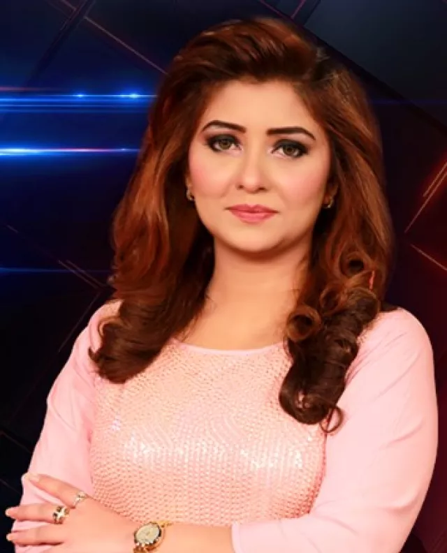 12 Stunning Pakistani Female News Anchors, Who Added Glamour To ...