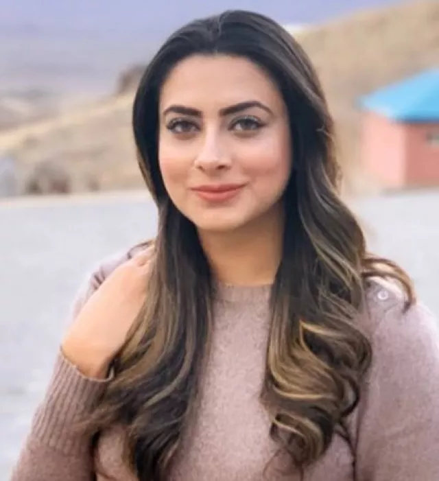 12 Stunning Pakistani Female News Anchors, Who Added Glamour To ...