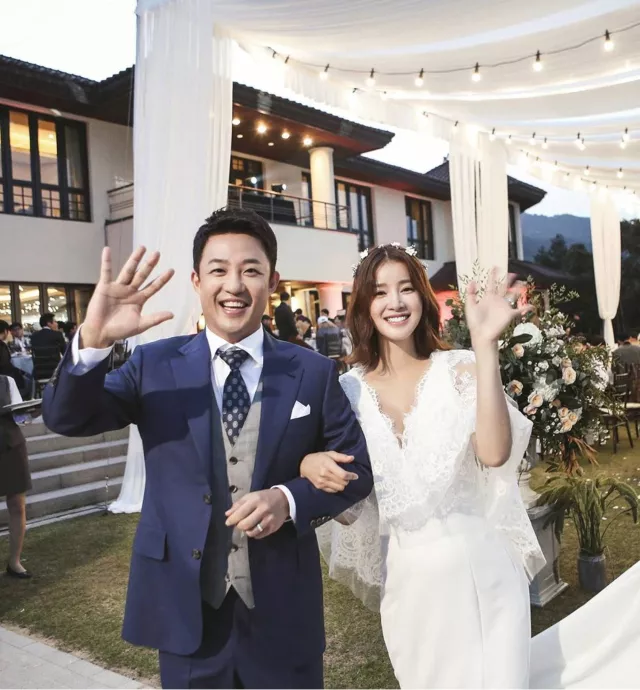 Beautiful Wedding Gowns Worn By Korean Beauties: From Son Ye-Jin To ...