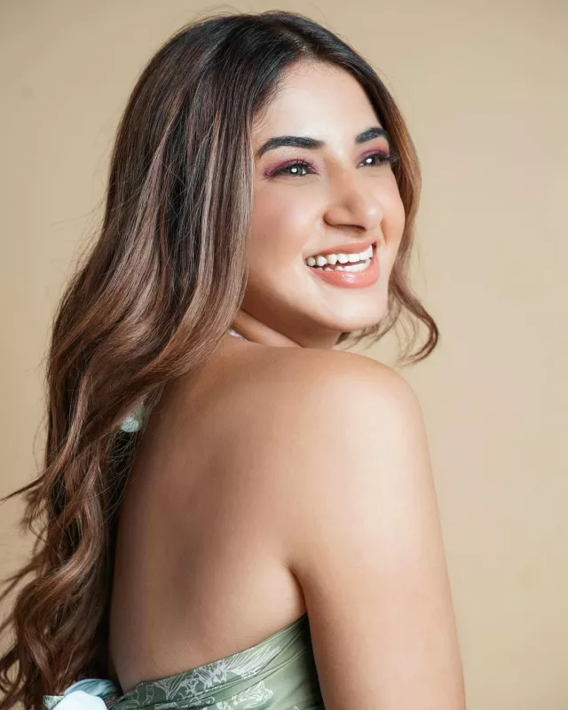 Aashna Shroff: Parents' Divorce, From Rs. 1500 To Rs. 37 Crores Net ...