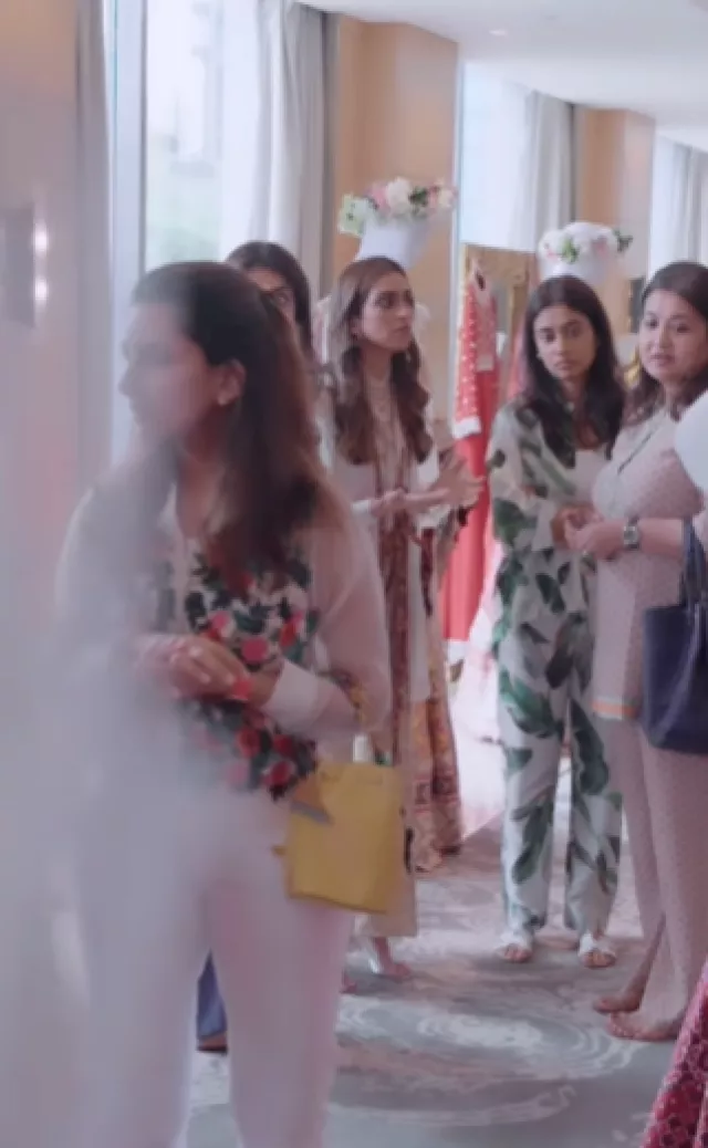 Isha Ambani Dons A Minimalist Suit At Diya Mehta's Exhibition, Sister ...