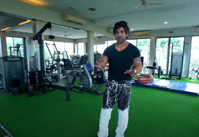 Inside Yashovardhan Birla's 100-Year-Old Mansion: Historical Touch With ...