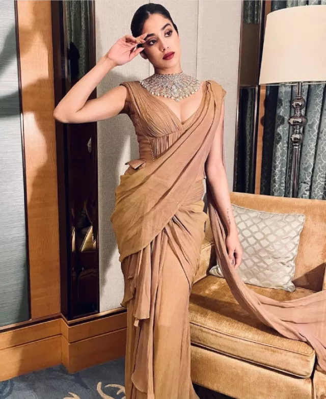 15 Pre-Draped Sarees For To-Be-Brides Inspired By B-Town Divas: 'Dhoti ...