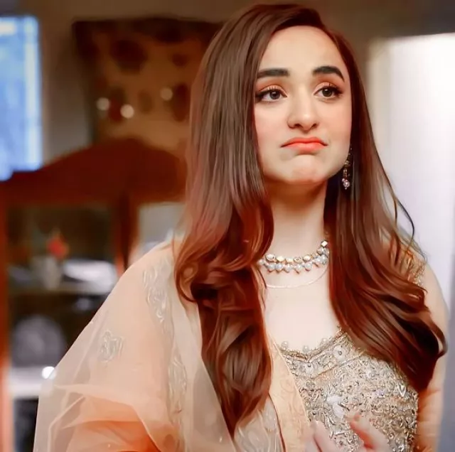 'Suno Chanda' Actress, Nadia Afgan Called Yumna Zaidi Overrated And ...