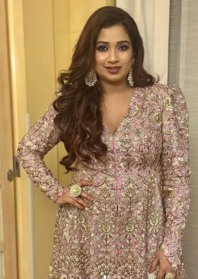 Shreya Ghoshal's Old Video From Younger Days At 'Sa Re Ga Ma Pa' Stage ...