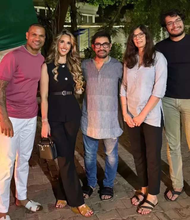 Aamir Khan and Gauri Spratt pose with Shikhar Dhawan and rumored gf at ...