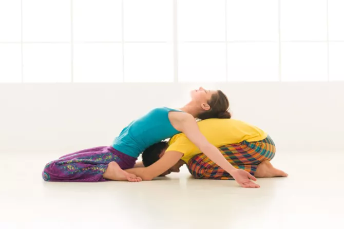 7 Amazing Reasons Why Partner Yoga Is Great For Your Relationship