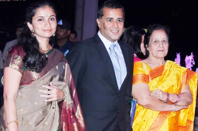 Love Story Of Chetan Bhagat And Anusha Bhagat, The Original '2 States ...