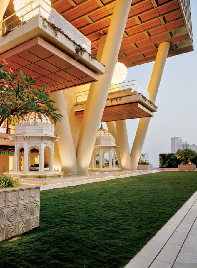 Inside Pictures Of Mukesh Ambani And Nita Ambani's Luxurious 2 Billion ...