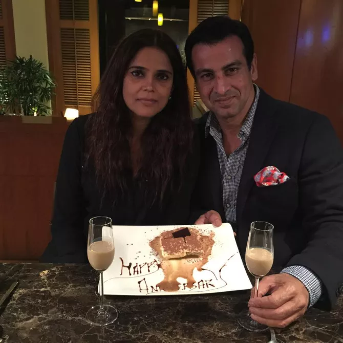 Married For 15 Yrs, Ronit Bose Roy Shares A Passionate Lip Lock With ...