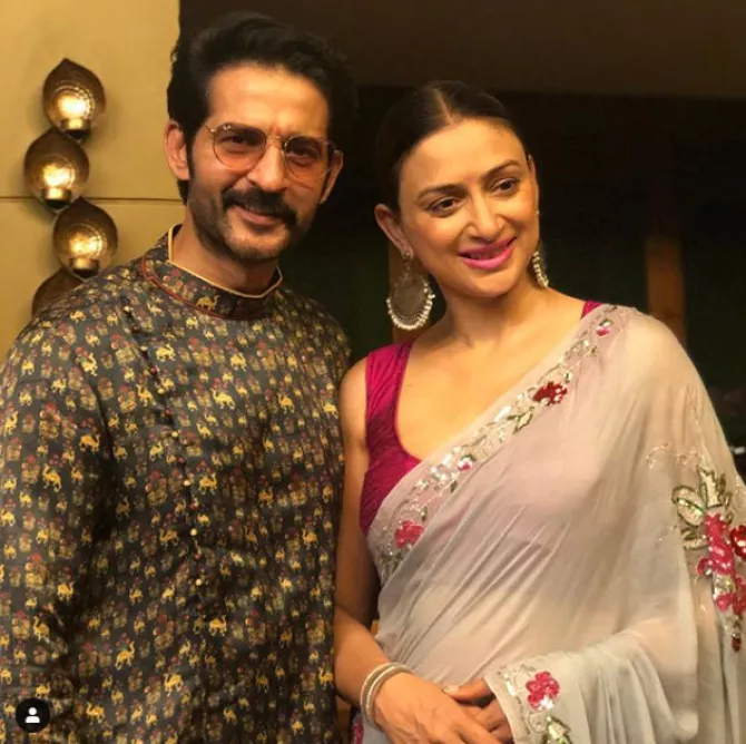 Hiten Tejwani And Gauri Pradhan's Debut Serial 'Kutumb' Completes 18 ...