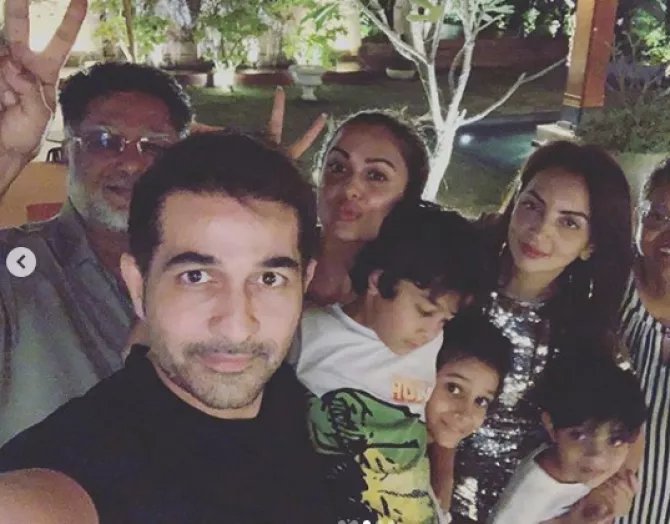 Malaika Arora And Amrita Arora Look Dreamy As They Enjoy A Chill ...