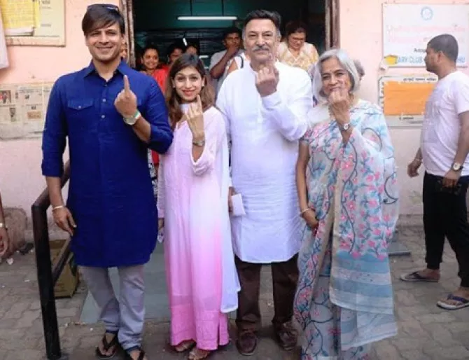 Vivek Oberoi Is Enjoying Family Time With His Parents, Wife And Kids In ...
