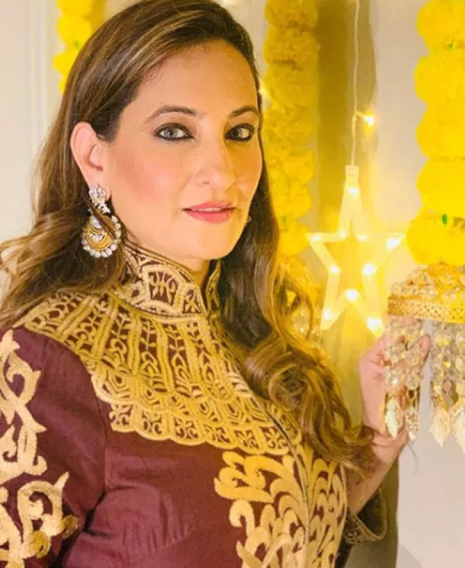 Mona Singh And Hubby, Shyam Rajagopalan Dance Their Heart Out On Their ...