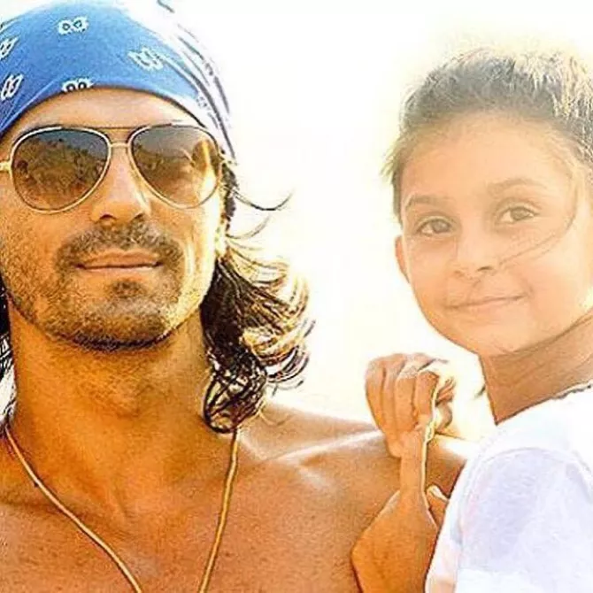 Arjun Rampal Shares A Loving Picture With His Daughters, Mahikaa Rampal ...