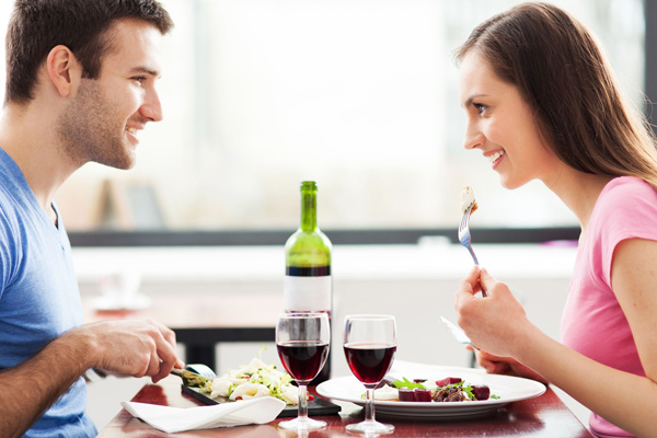 4 Easy Tricks For Couples To End Their Food Fights In A Healthy Way