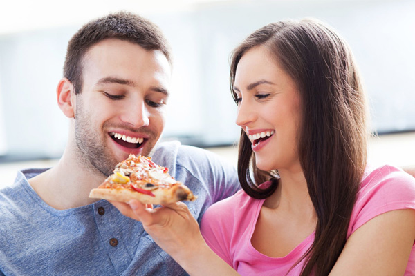 4 Easy Tricks For Couples To End Their Food Fights In A Healthy Way