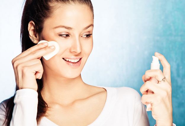 7 Surprisingly Smart Ways To Use Water For Flawless Makeup