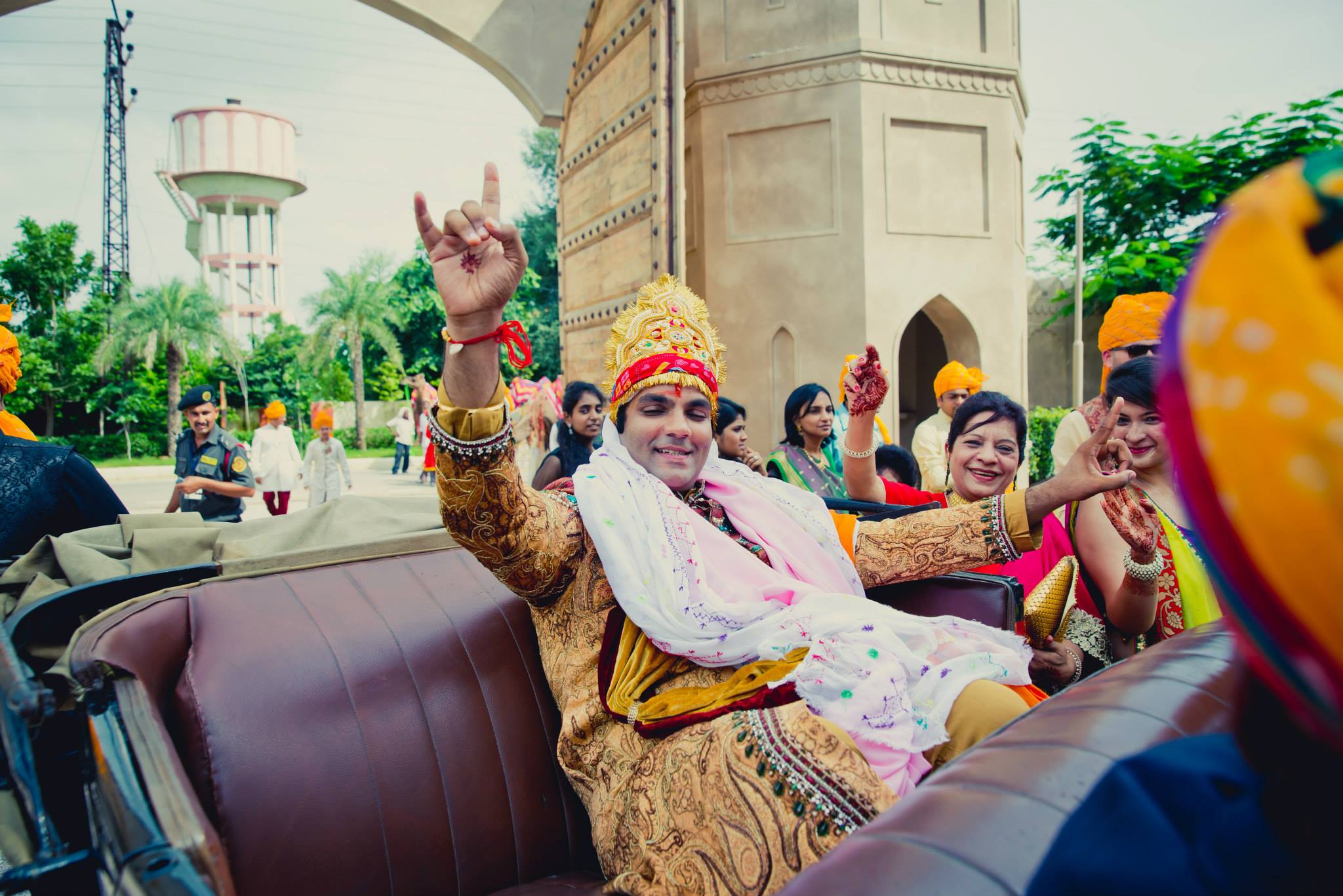 8 Fantastic Ways For Indian Grooms To Make A Grand Entry In Their Wedding