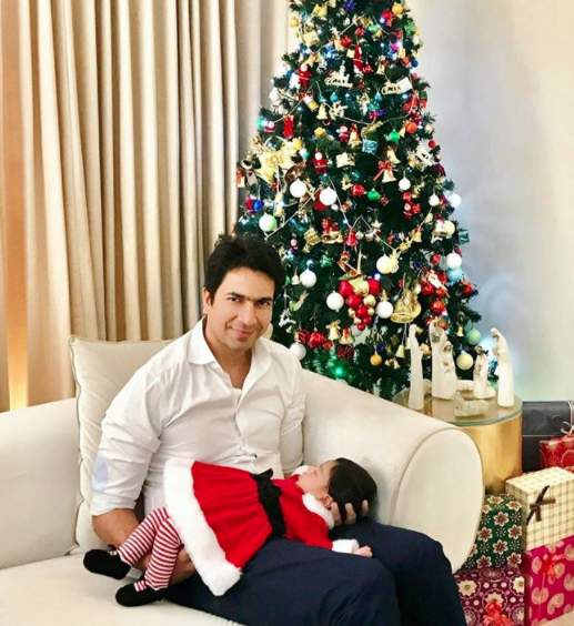 Asin Thottumkal's Daughter Arin Channels Her Inner Painter During ...