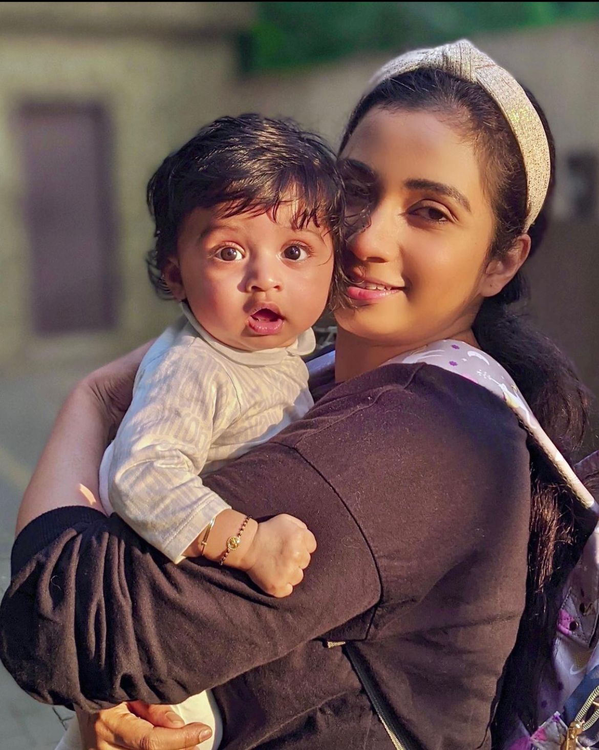 Shreya Ghoshal's Son, Devyaan Looks Exactly Like His Mommy, Their ...