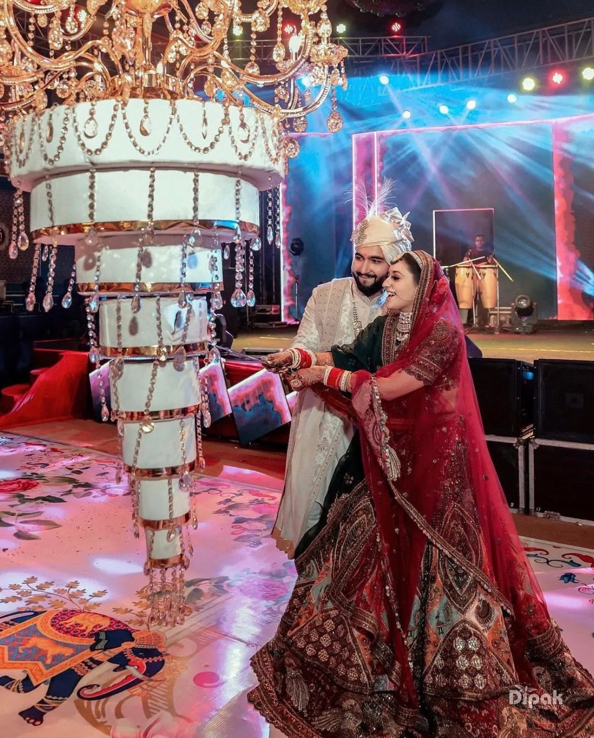 This Bride Aced Royal Marwari Look In A Unique Lehenga For Her ...