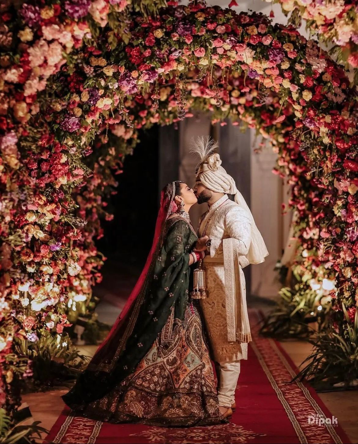 This Bride Aced Royal Marwari Look In A Unique Lehenga For Her ...