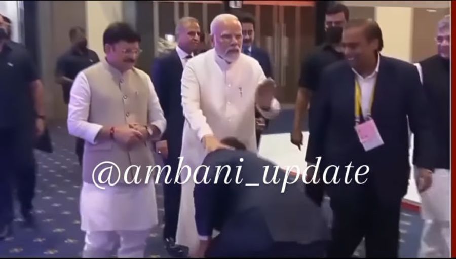 Akash Ambani Touches PM Modi's Feet To Seek Blessings At 5G Launch ...