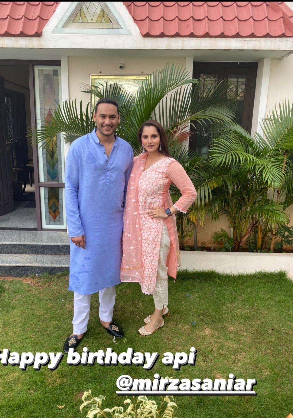 Amid Separation Rumours, Shoaib Malik Drops A Mushy Photo With Sania ...