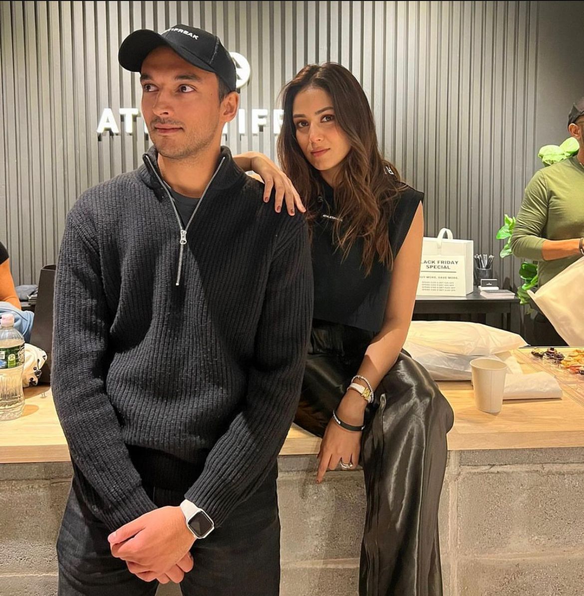 Mira Rajput's Mom Styles Her Cotton Saree With A Workout Crop Top ...