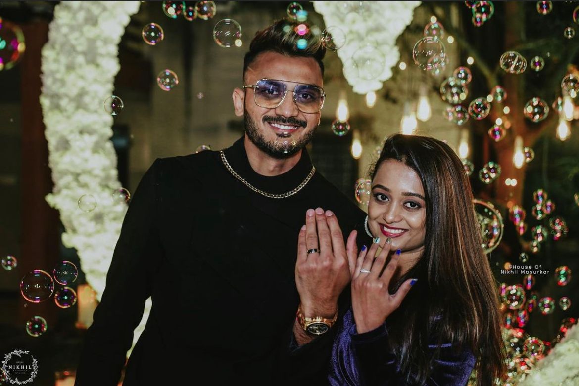 Indian Cricketer, Akshar Patel Proposes GF, Meha On His 28th Birthday ...