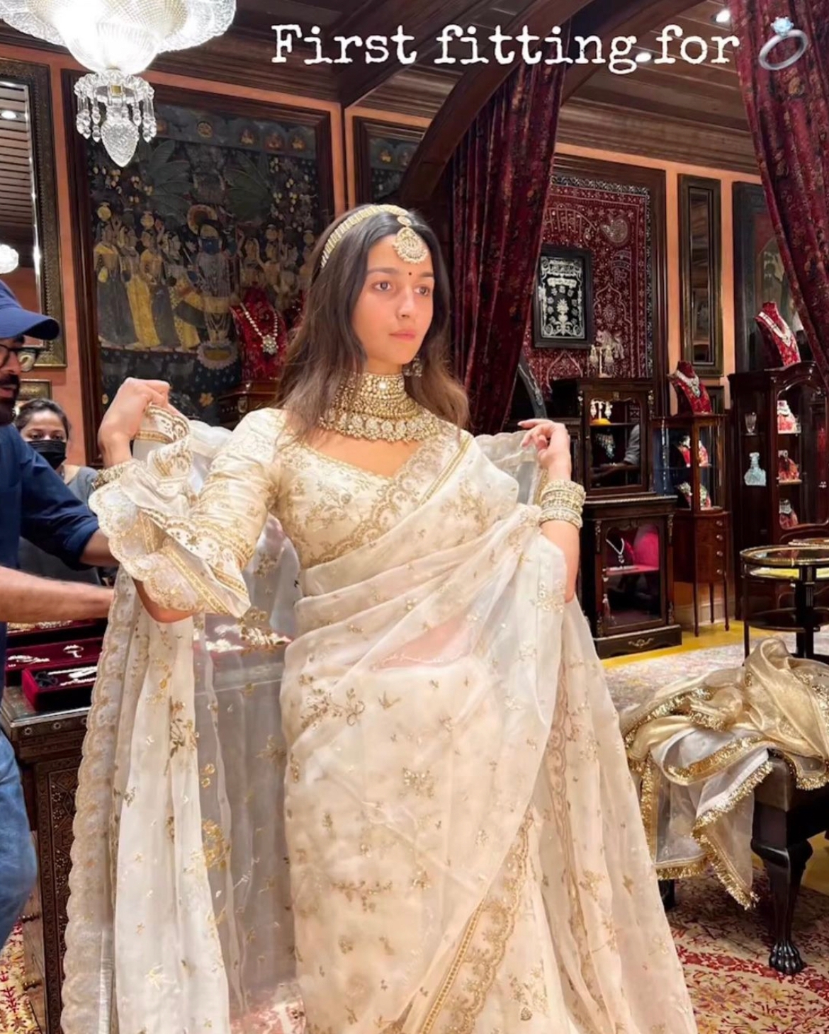 Alia Bhatt's Pregnancy Diaries: Pizza Cravings, Swimming Session, 2nd ...